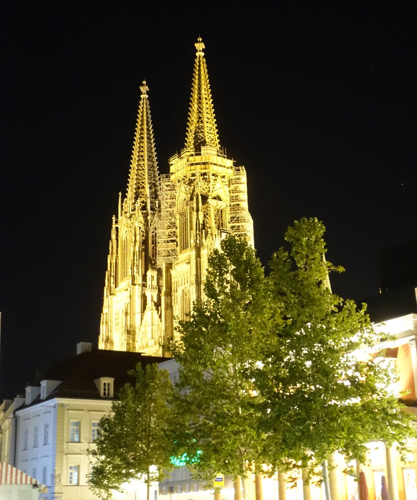 Regensburg Cathedral - a visit around the impressive building