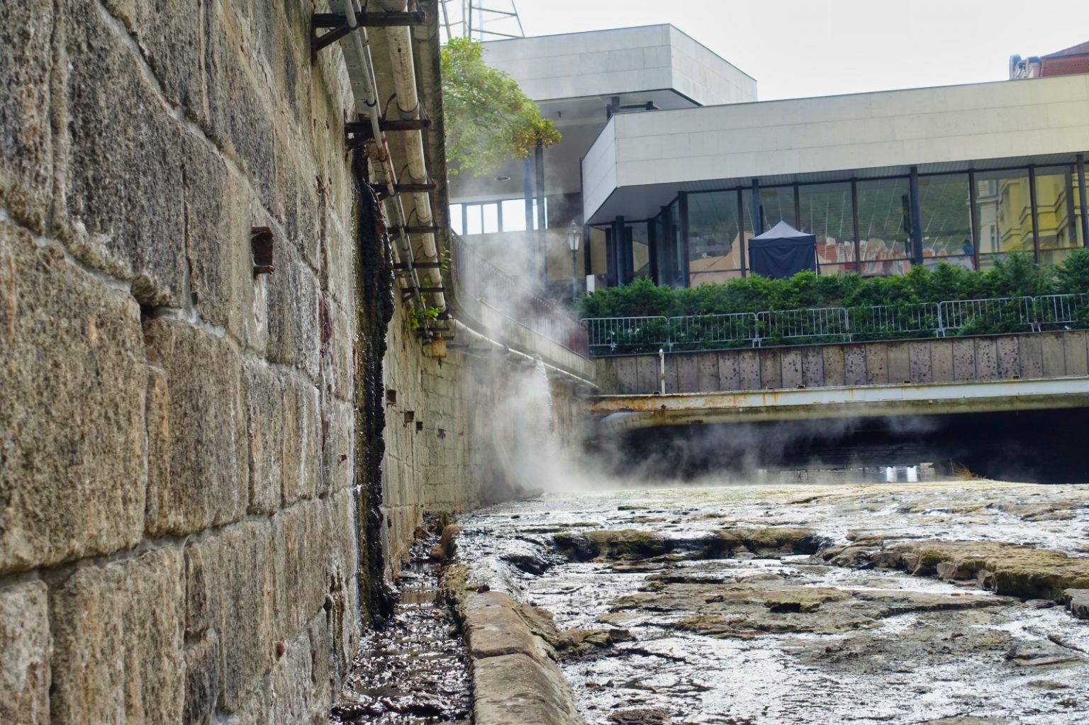 Sprudel Karlsbad - Sprudelkolonnaden, Führung im Untergrund