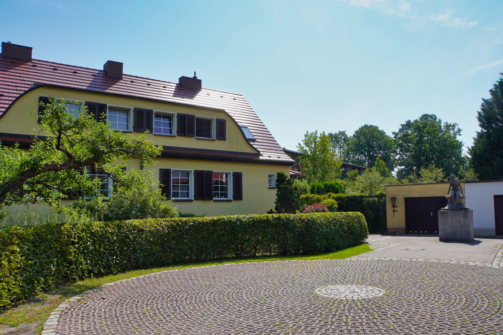 Eichwalde - A walk through a small town in Brandenburg