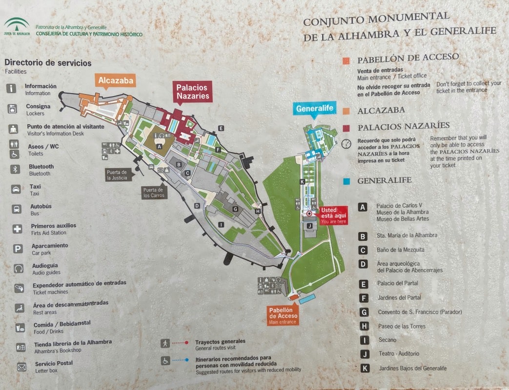 Alhambra in Granada - wunderschöne Palast- und Festungsanlage