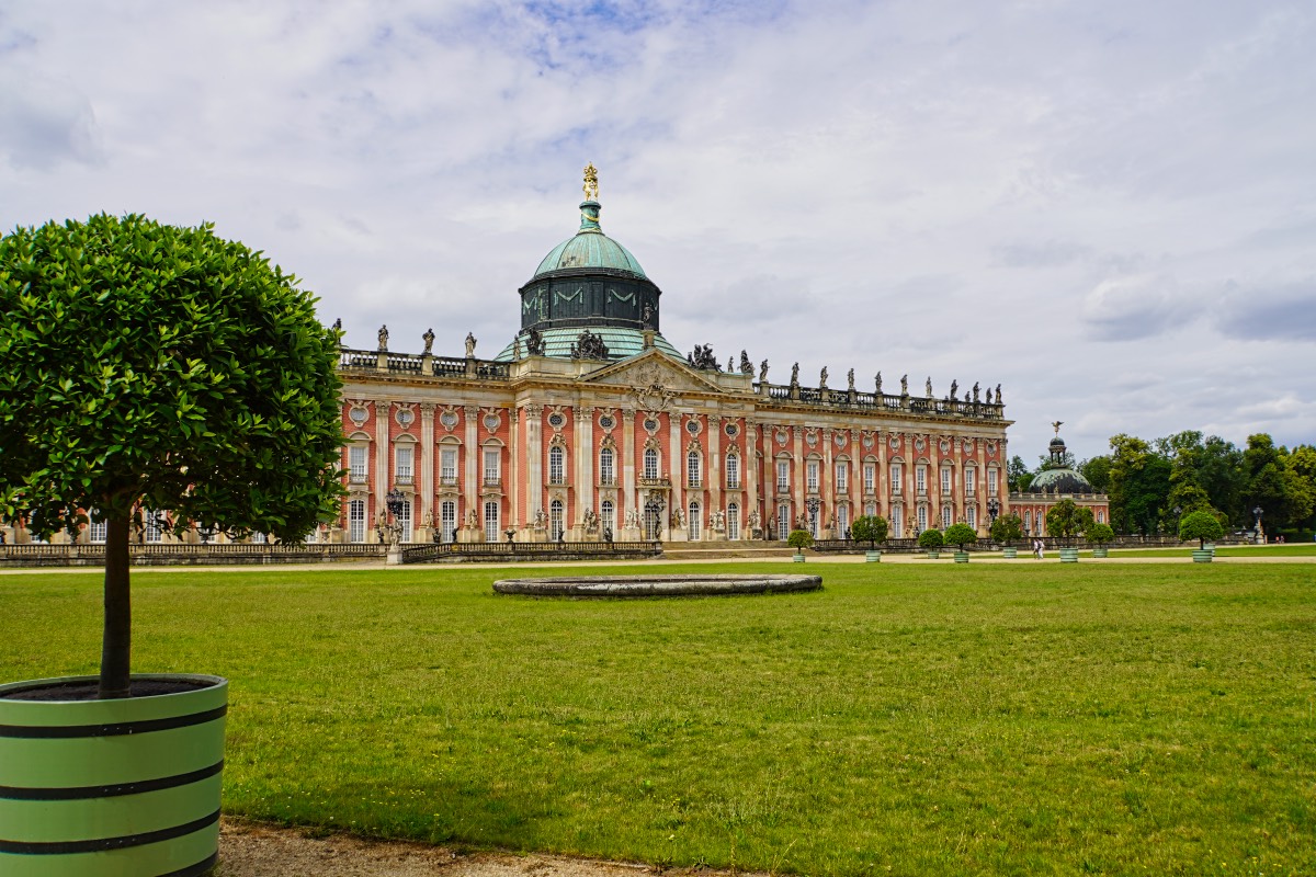Neue Palais in Potsdam - ein Sommerschloss für rauschende Feste