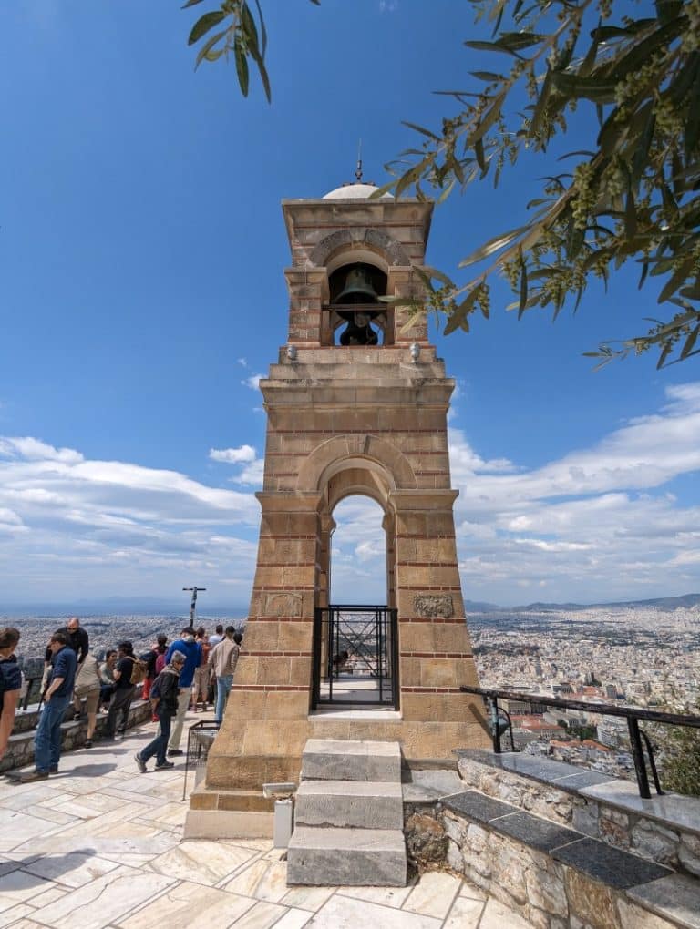 Lykabettus – auf dem höchsten Berg im Stadtzentrum von Athen