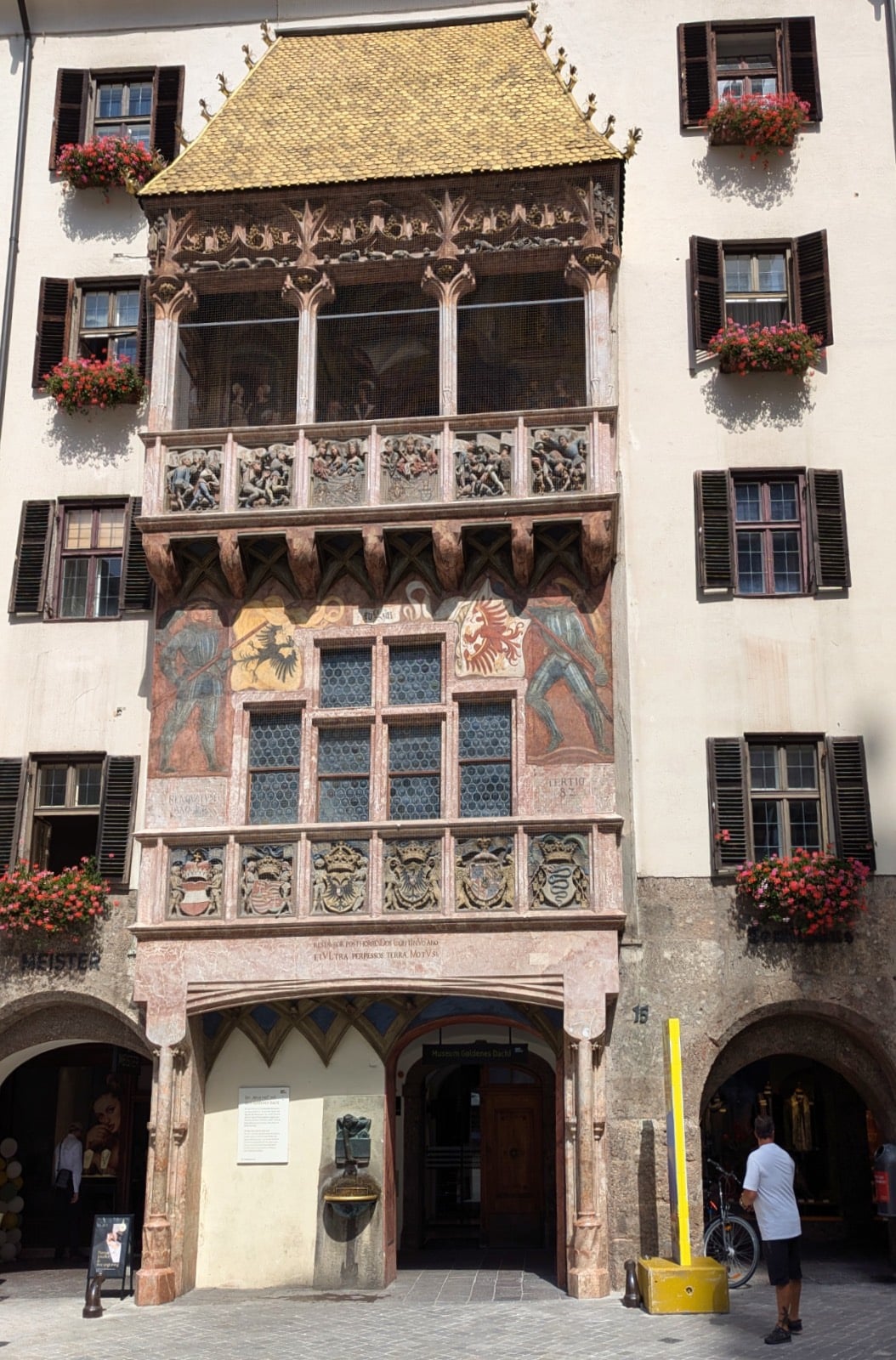Goldene Dachl in Innsbruck - über das Wahrzeichen der Stadt