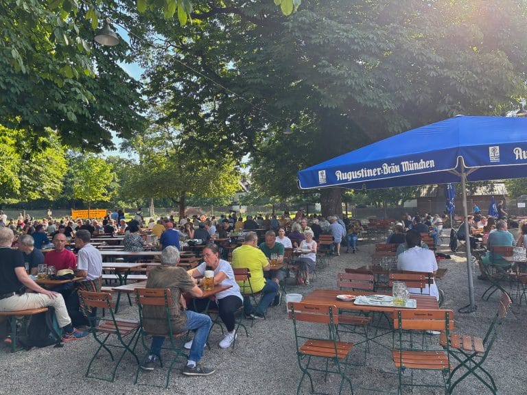 Königlicher Hirschgarten München: Alles über den größten Biergarten ...
